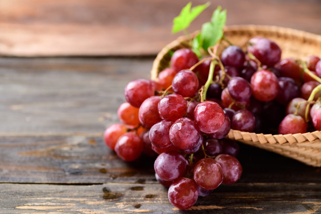 10 Amazing Health Benefits of Red Grapes - Allurerage